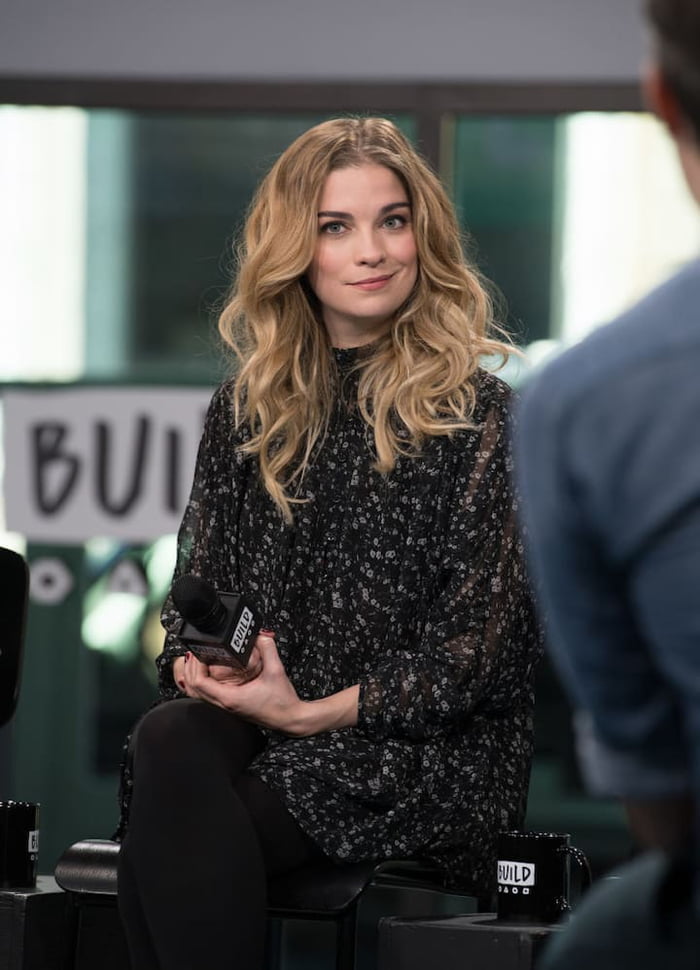 Annie Murphy 9gag