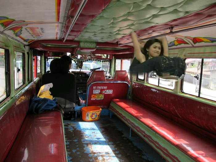 No one: Mga bata sa nakaparadang jeep: - 9GAG