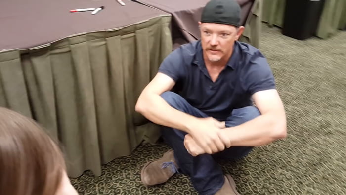 Matthew Lillard doing a shaggy impression for a scared kid - 9GAG