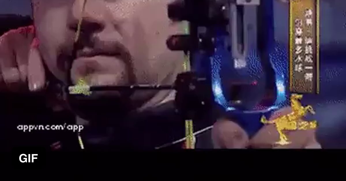 The way these balloons explode ... sooo satisfying - 9GAG