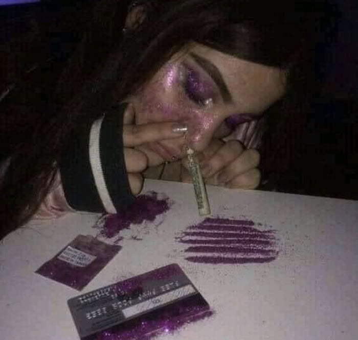 When you’re too high to know what you’re snorting - 9GAG