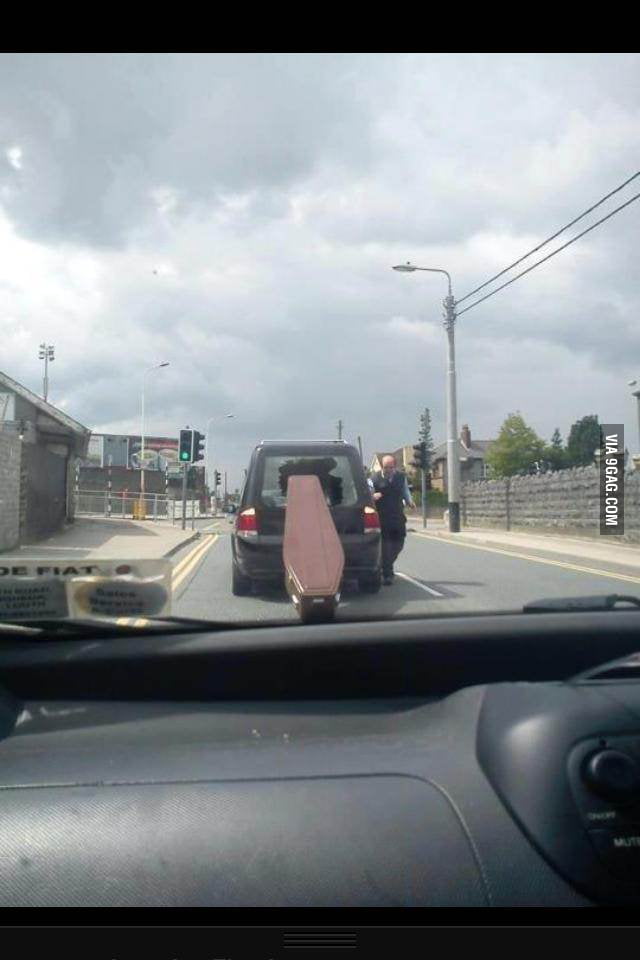 If you think you're having a bad day... - 9GAG