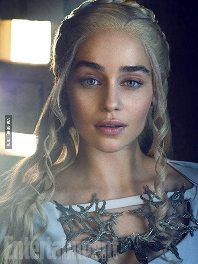 She looks like a female thranduil - 9GAG