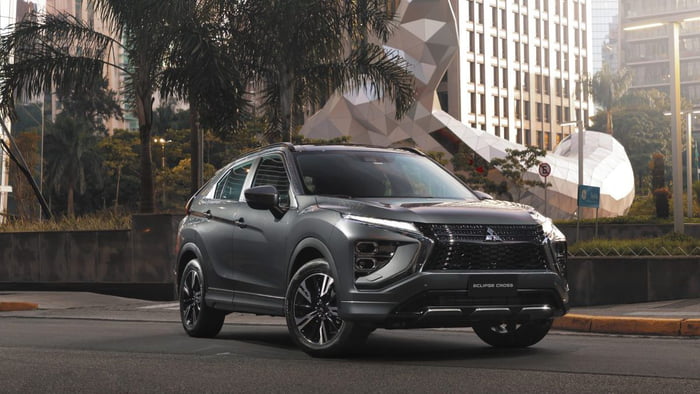 In case you missed it, here's the 2024 Eclipse. (I prefer the 99 version) - 9GAG