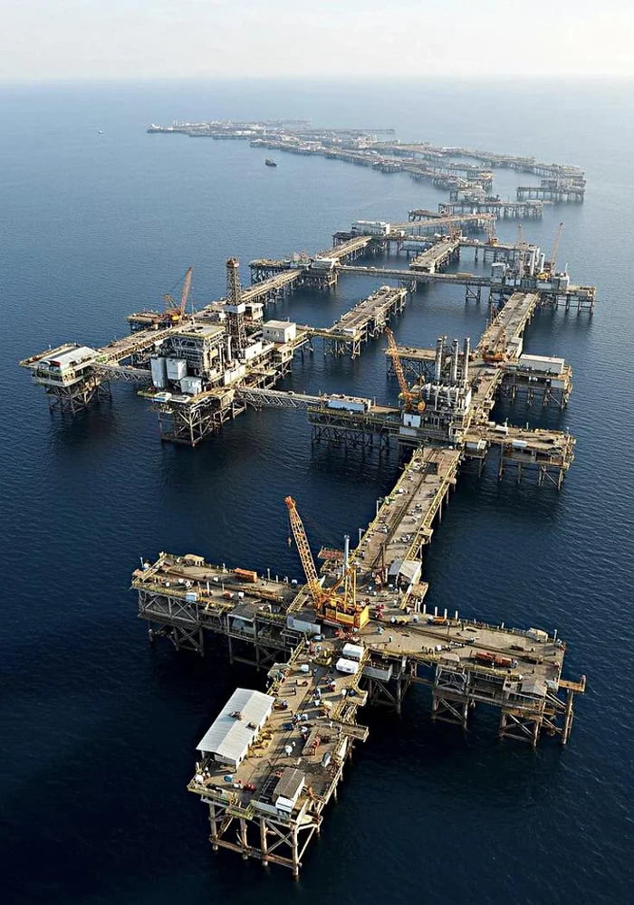 Neft Dashlari (Oil Rocks) in Azerbaijan — The Soviet "Atlantis." Built ...
