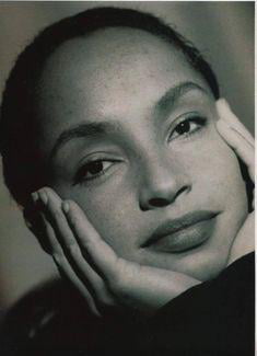 Helen Folasade Adu (Sade), 1980s - 9GAG