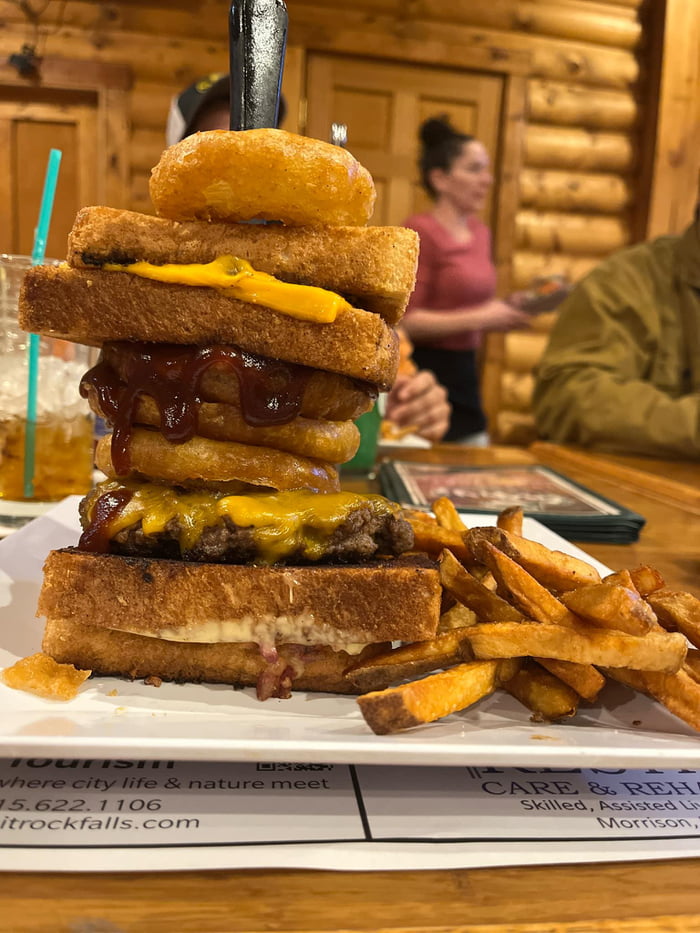 The Froggie Burger (unhinges jaw) - 9GAG