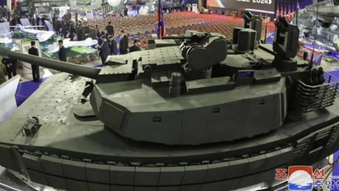 Kim Yong-Uns new tank is as good as the Leopard 2... looks like painted ...