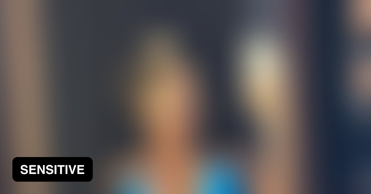 Blonde in Blue - 9GAG