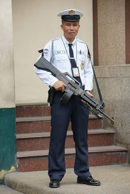 US should learn from Philippines security guard in malls and shops - 9GAG