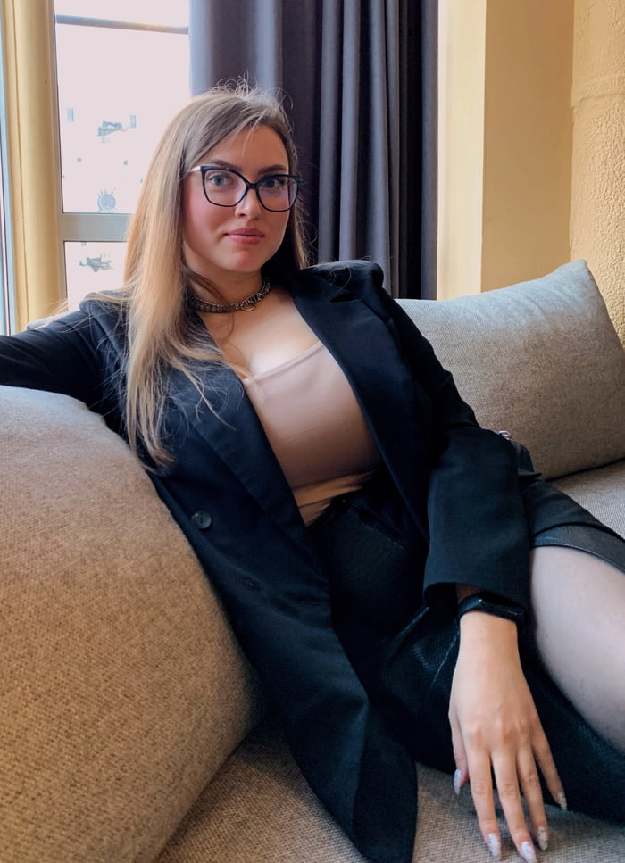 Getting comfy - 9GAG