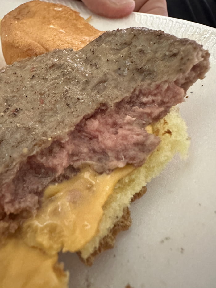 Hardee’s serves raw meat - 9GAG