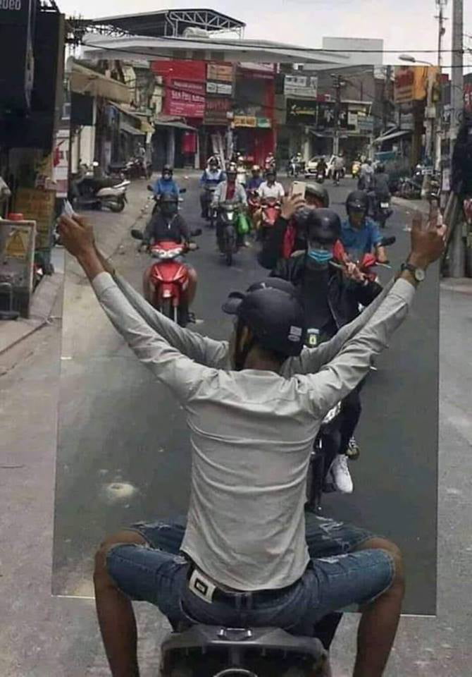 Wrong lane! ...wait... - 9GAG