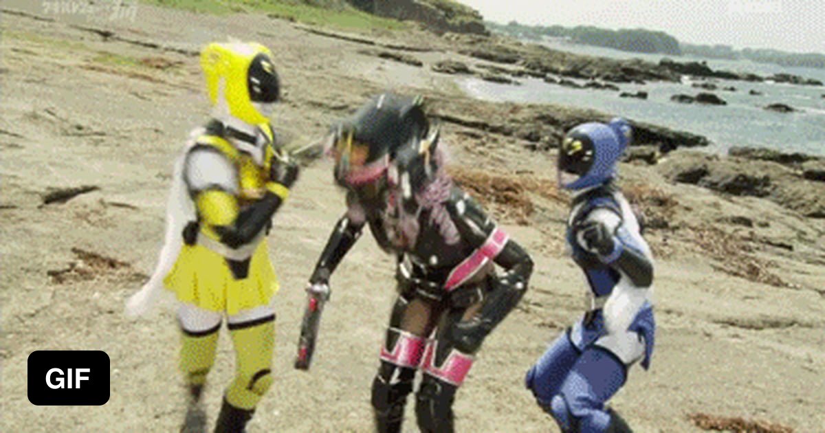 I think I download the wrong Power rangers - 9GAG