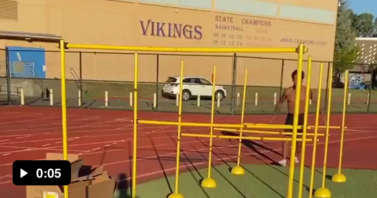 Track Star Makes World Record 61" Vertical Jump - 9GAG