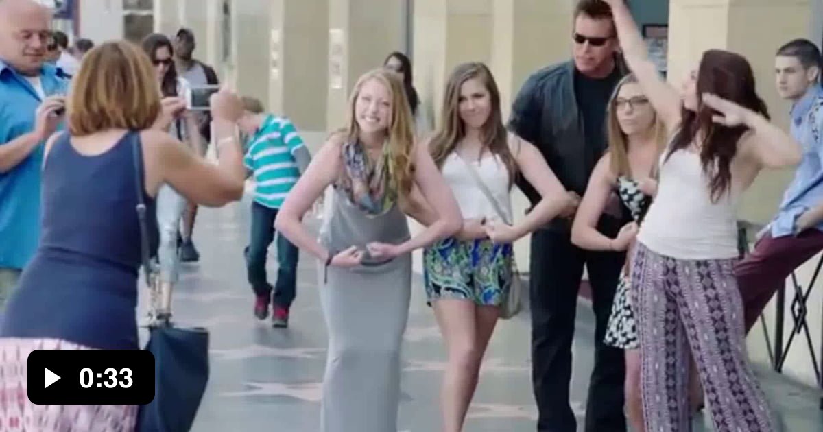 Chicks dig giant robots - 9GAG