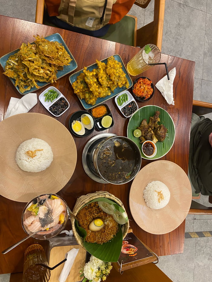 Just came back from indonesia. I have gained 10 kilo. - 9GAG