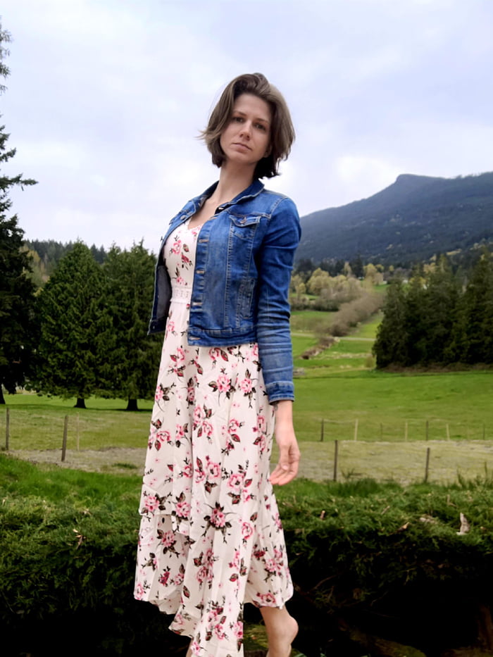 Next door MYLF 😉 - 9GAG