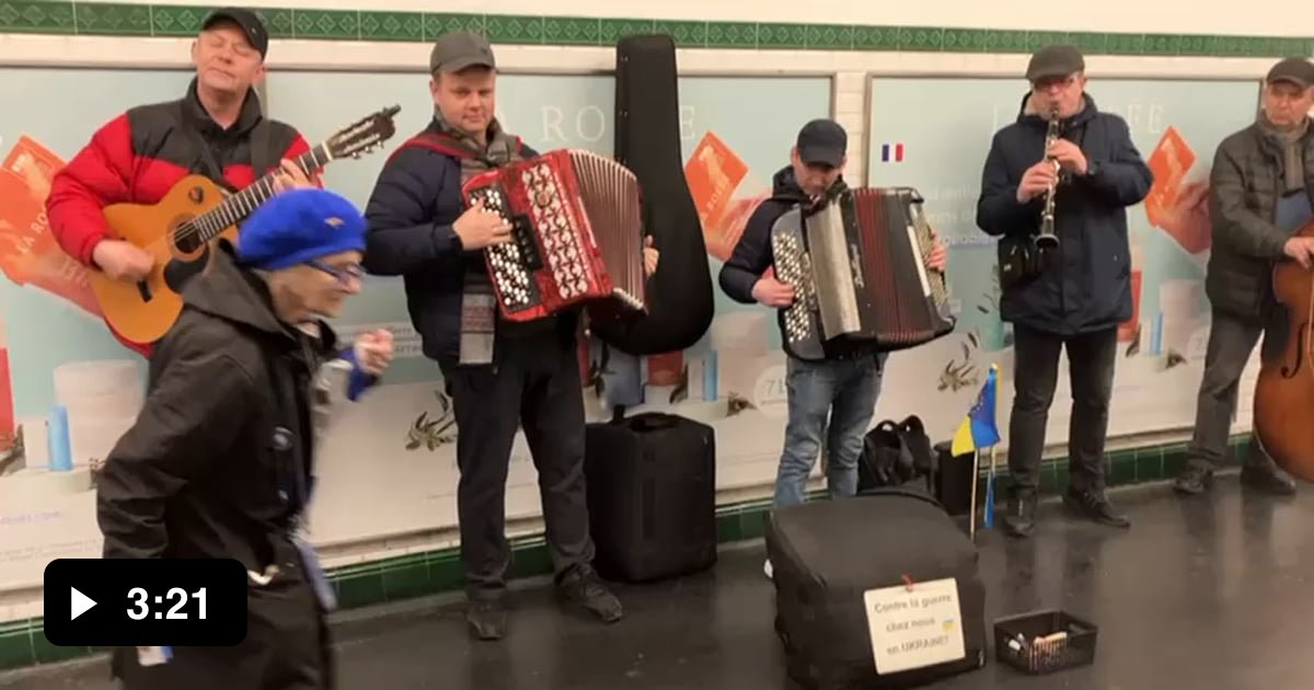 In the Paris subway, what courage - 9GAG