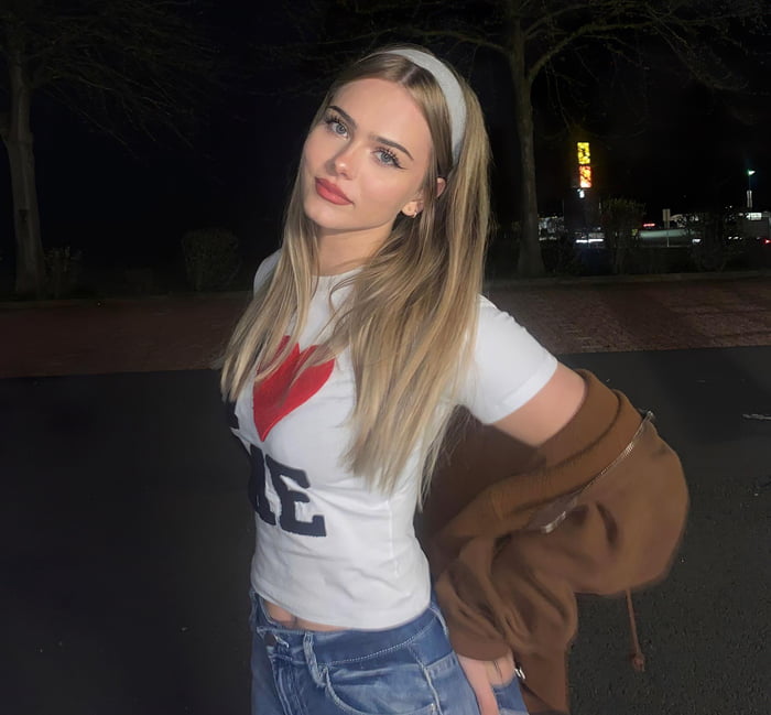 Sara Crumbleleg - 9GAG