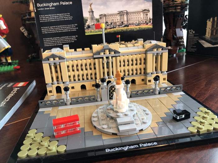 Pulled out and finally built the Buckingham Palace set. - 9GAG