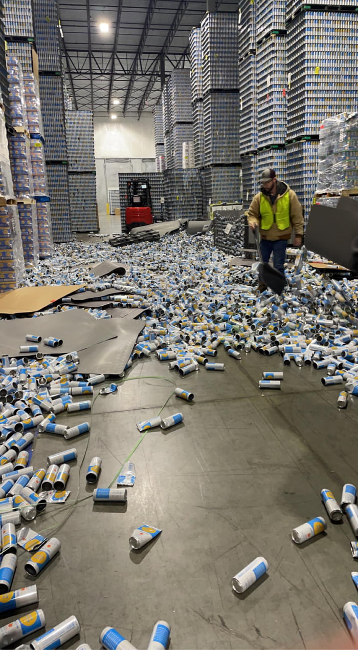 New guy at work made a oopsie. - 9GAG