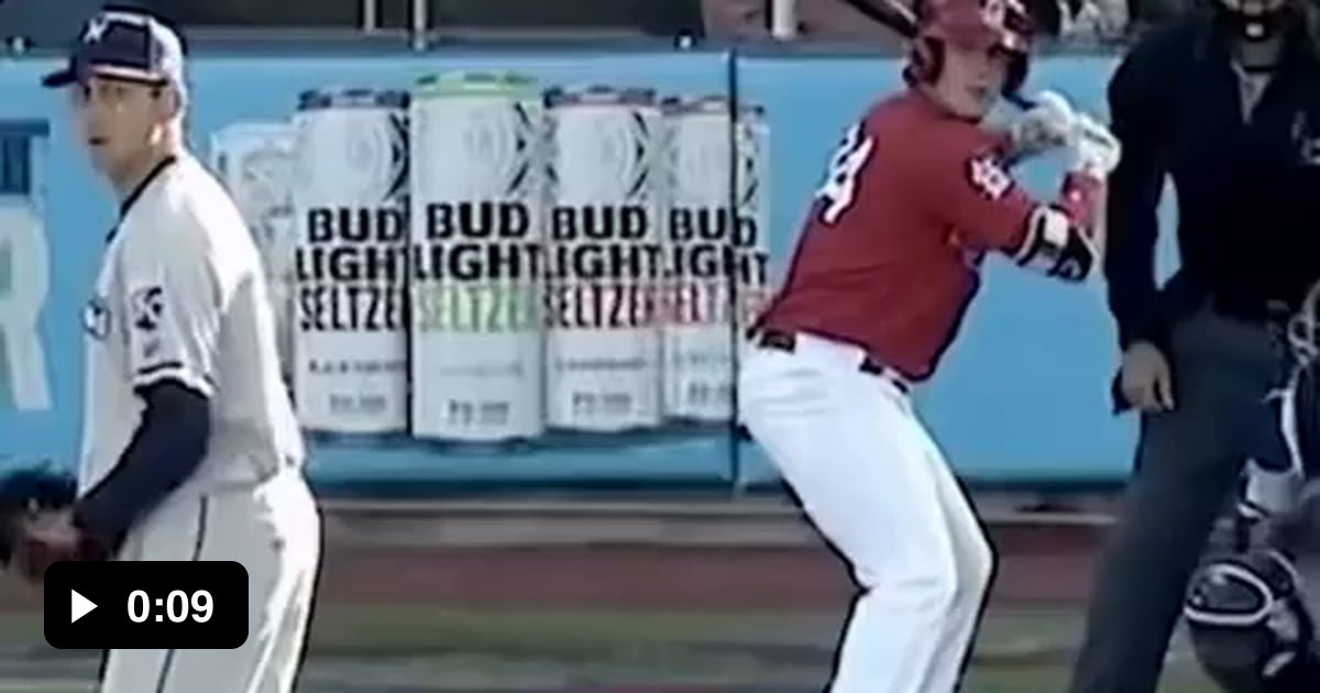 Just sitting here trying to watch some baseball - 9GAG