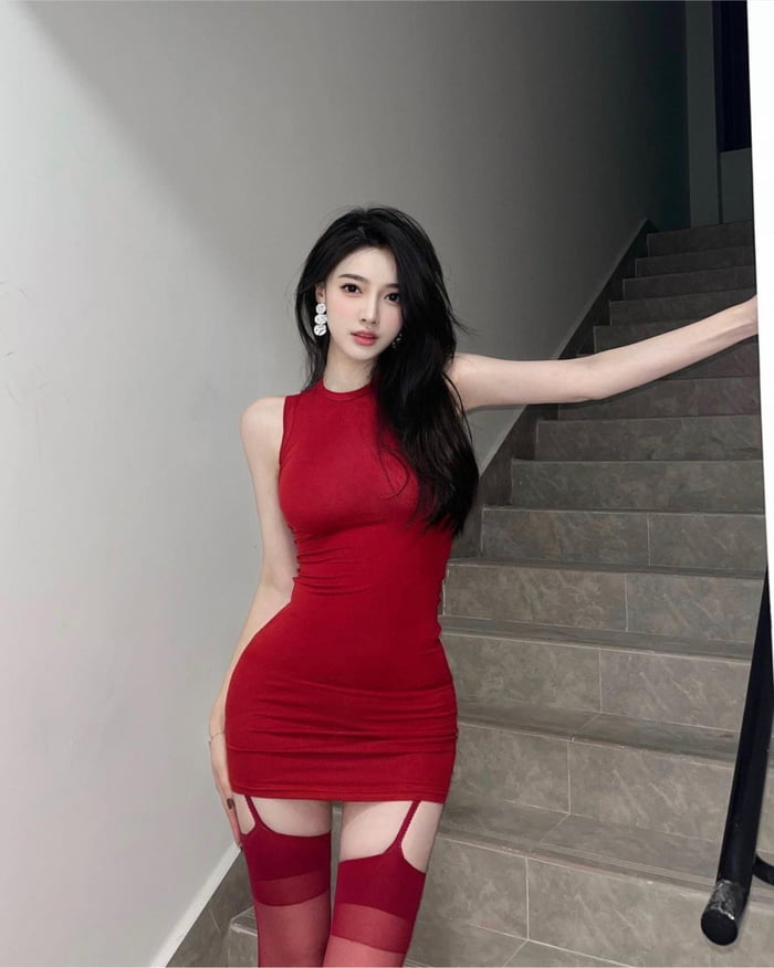 Red Dress - 9GAG