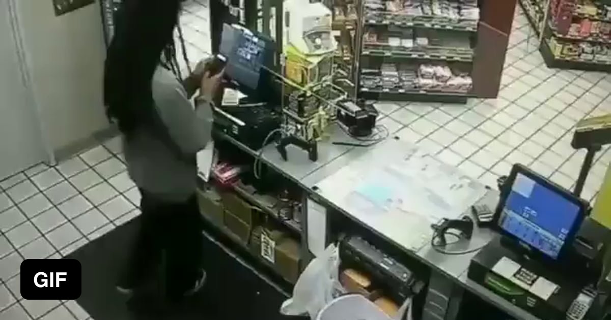 Cashier gets ready when he sees a sus dude - 9GAG