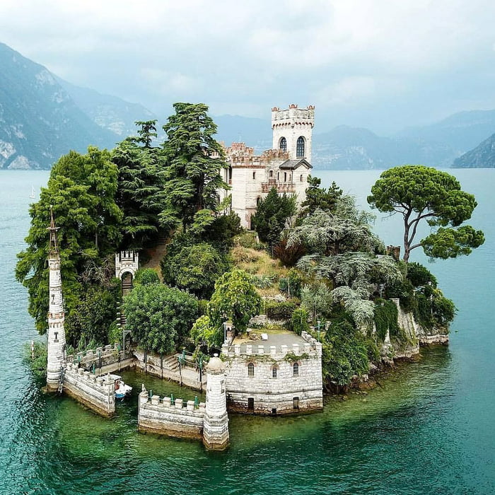 Castle on the island - 9GAG