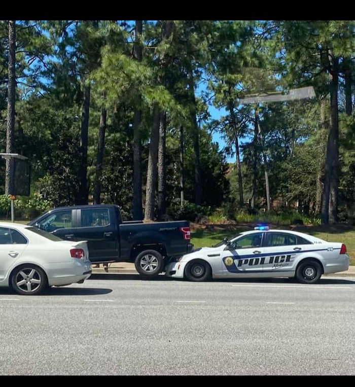 The cop rear ended someone while looking at his computer. - 9GAG