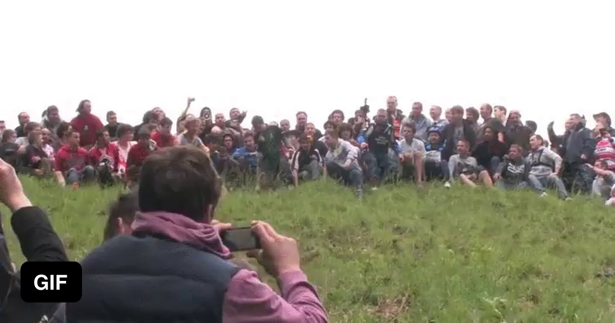 Cheese chasing competition in England - 9GAG