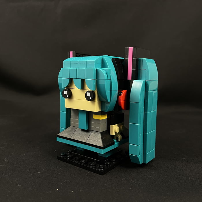 Hatsune Miku BrickHeadz - 9GAG