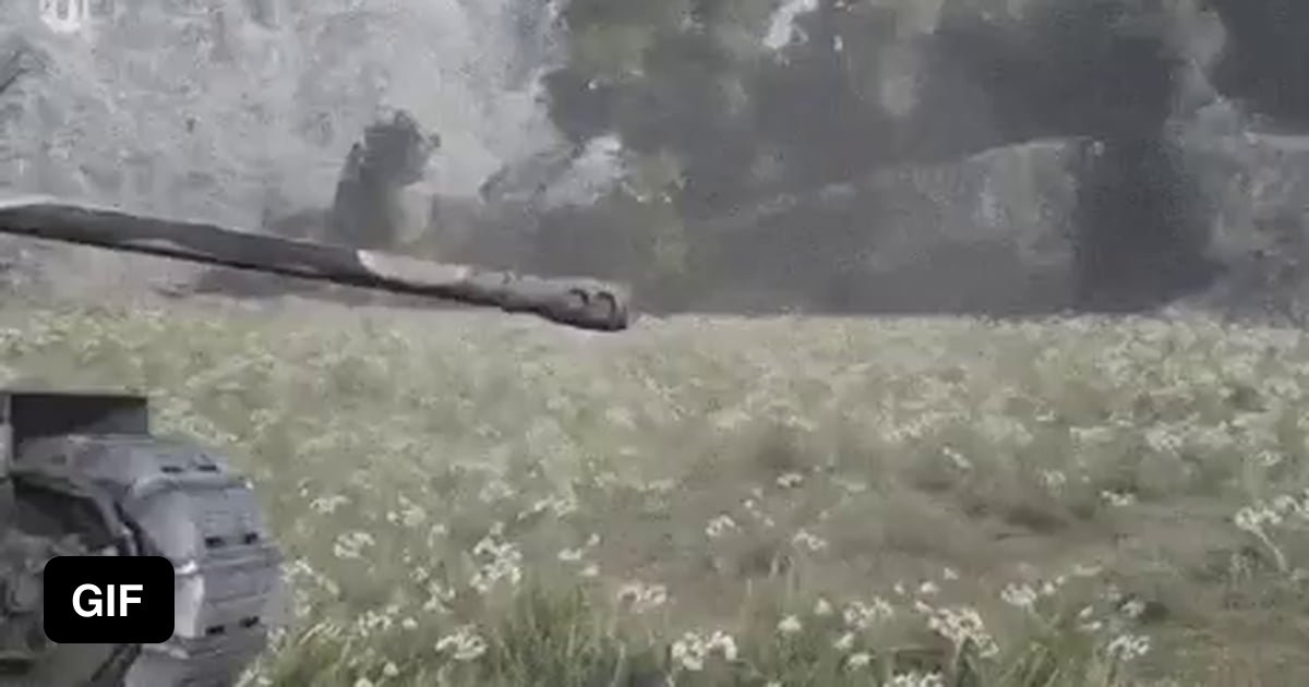 The reload mechanism of a tank. - 9GAG