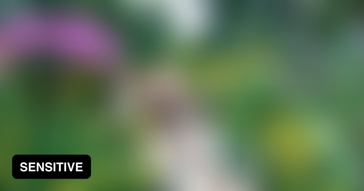 Cute redhead, big smile, dat ass, SFW you perv. - 9GAG