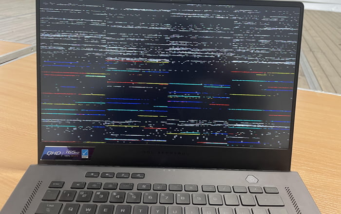Screen does this basically once a day but goes back to normal? - 9GAG