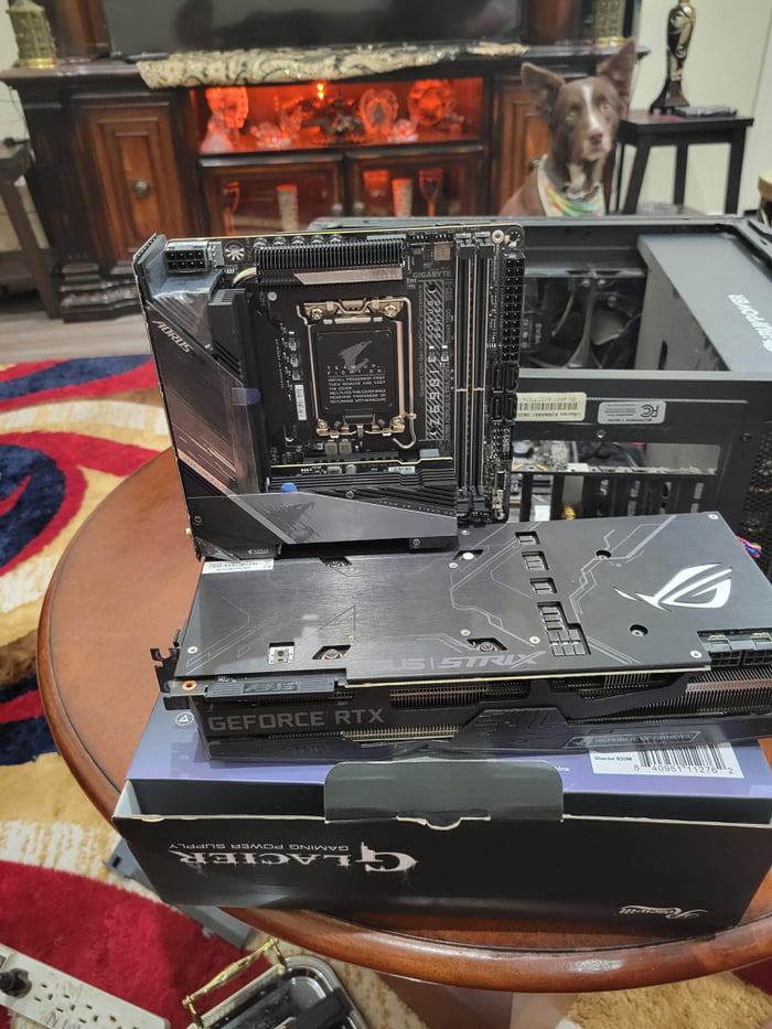 GPU with the side of mobo - 9GAG