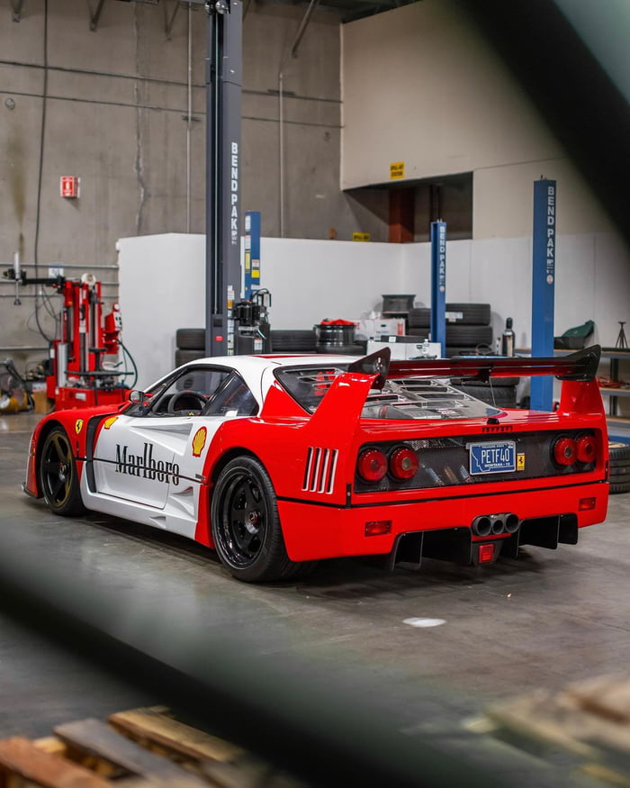 Most beautiful Ferrari F40 I've ever seen - 9GAG