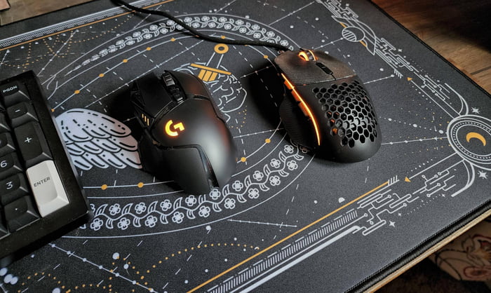 New mouse day! Going back to the G502 but this time, wireless. - 9GAG