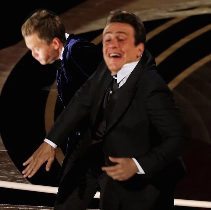 HIMYM did it first! Happy slapsgiving! - 9GAG