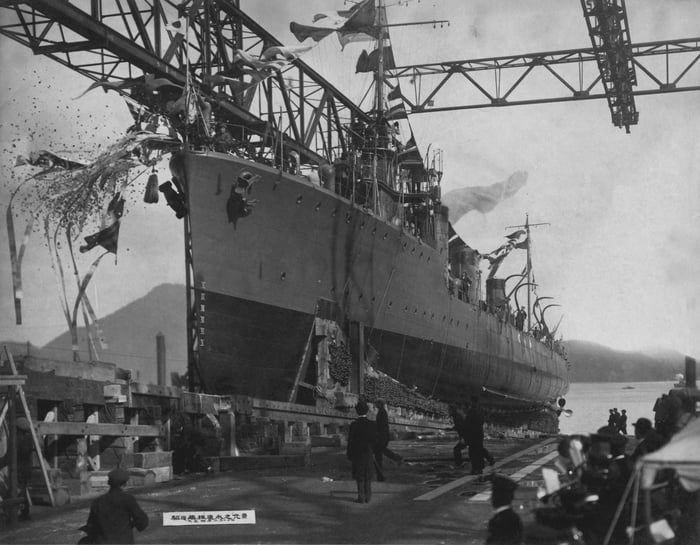 The launch of Japanese Kaba-class destroyer Kaede at the Maizuru Naval ...