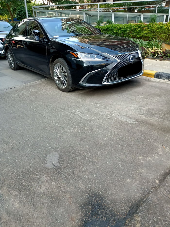 Lexus LS400h from Hyderabad, India - 9GAG
