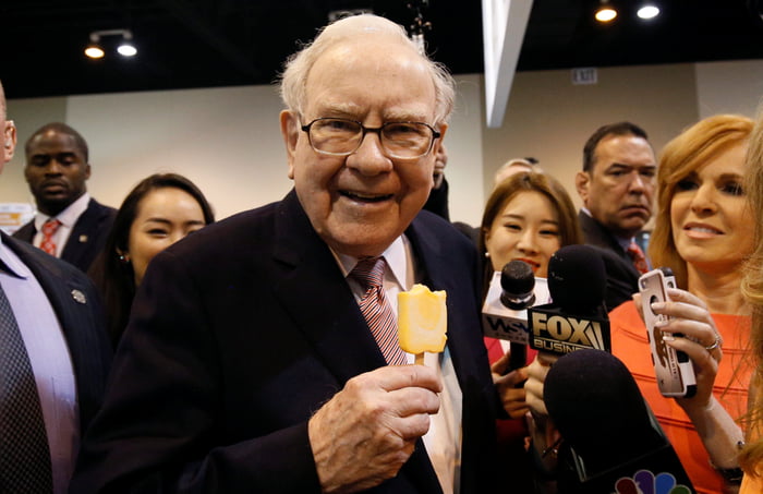 Warren Buffett (91 year old) donates $45.5 billion to charity, which is ...
