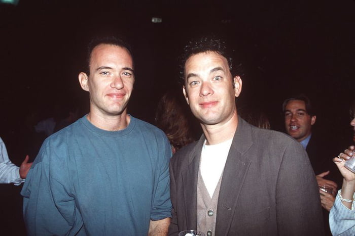 Brothers Jim and Tom Hanks together in 1994 - 9GAG