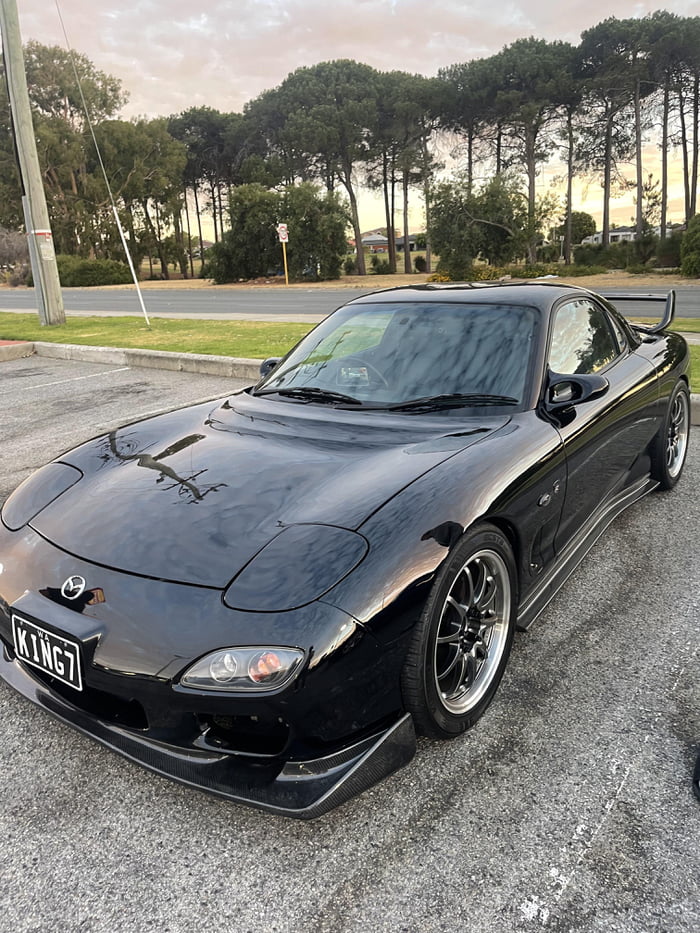 Black Mazda Rx7 - 9GAG