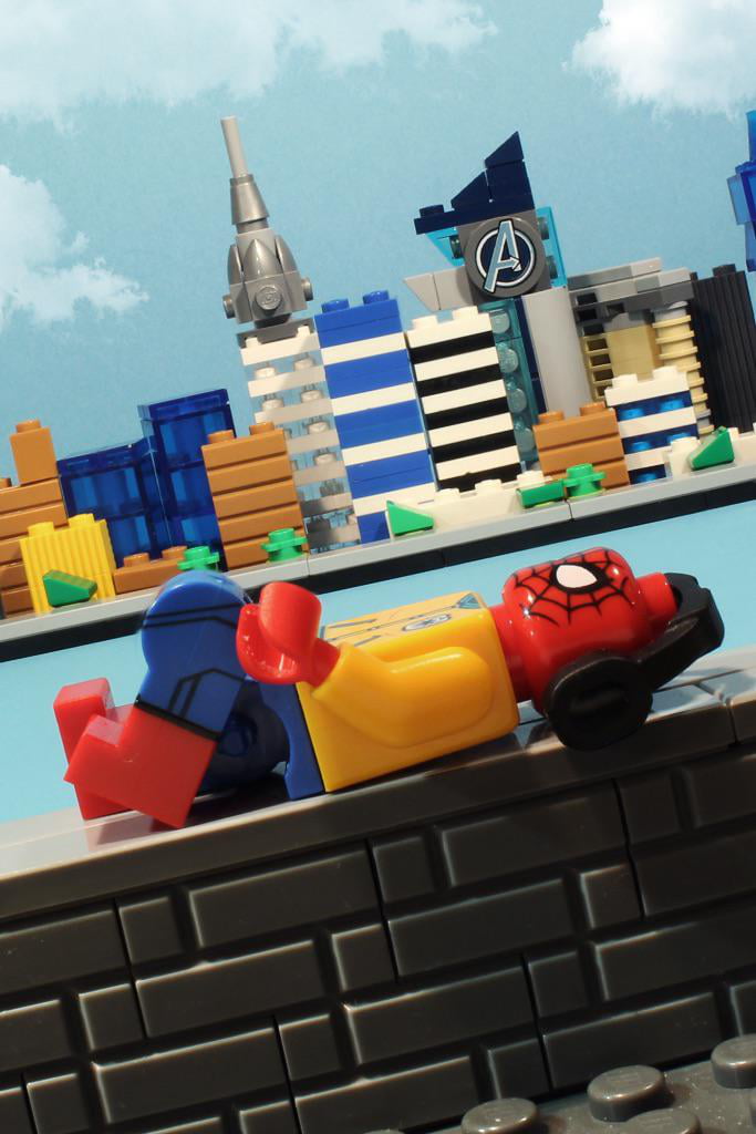 Recreated this Homecoming poster using LEGO - 9GAG