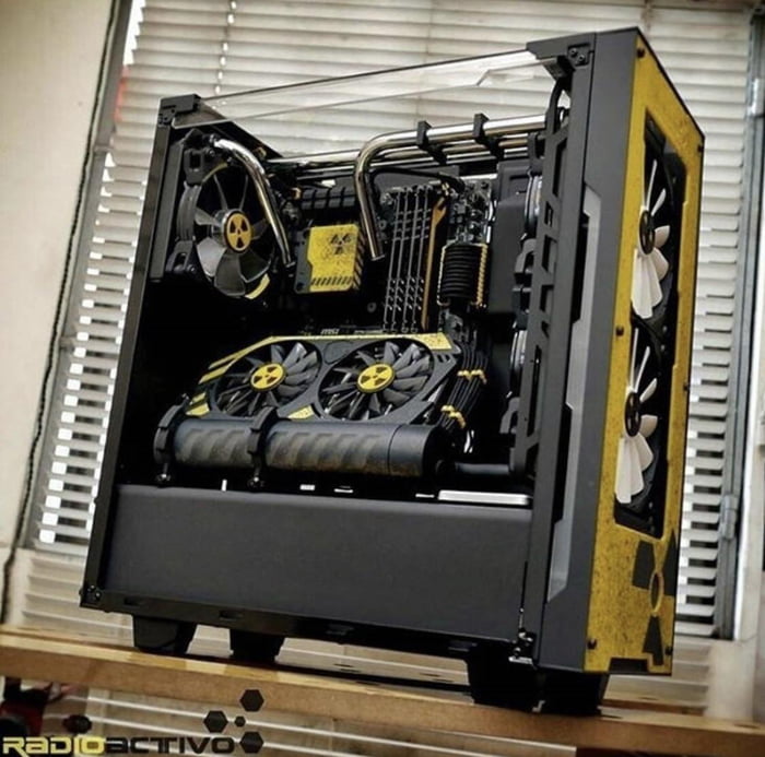 Anyone know what this diagonal GPU mount is? Credit: @PCBUILDWARS ...