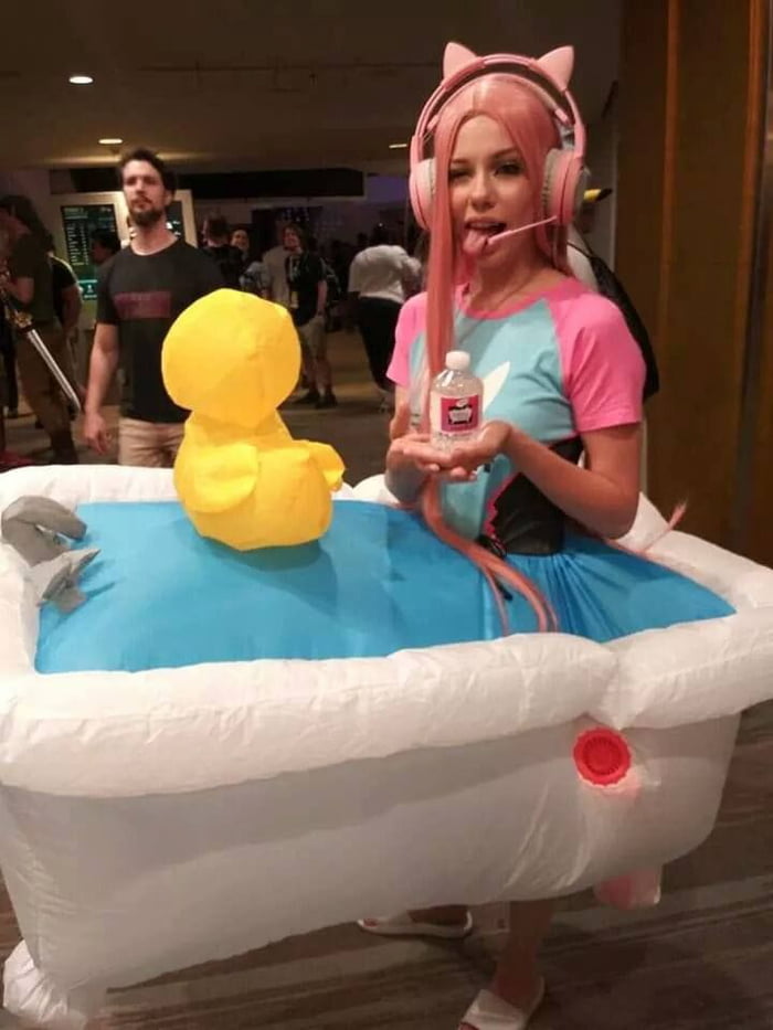 Perfect cosplay doesn't exi- - 9GAG