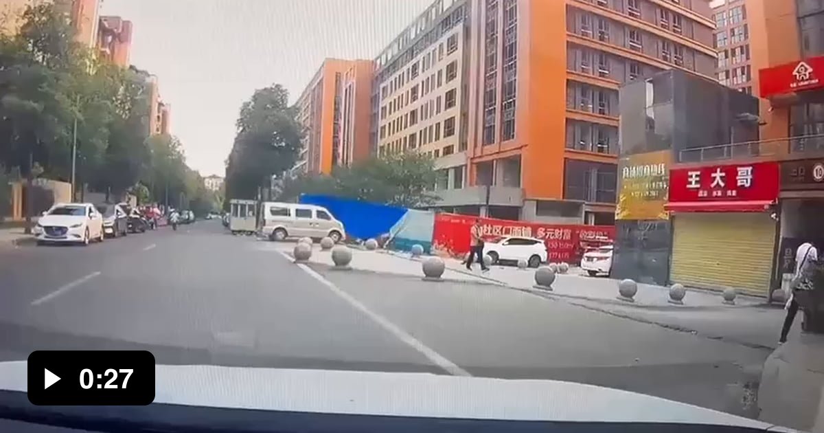 The explosion in the underground garage in Chengdu, Sichuan - 9GAG