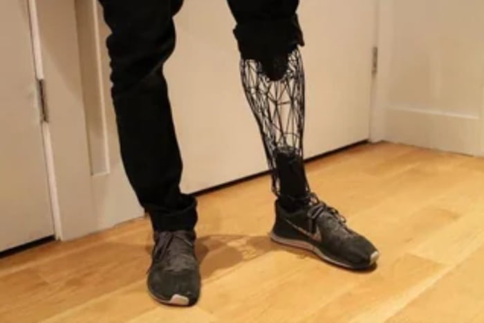 A wireframe prosthetic leg. - 9GAG